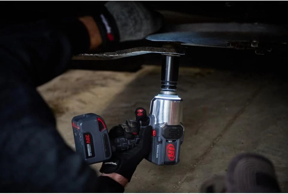 Ingersoll Rand W8171-K2 20v 3/4" Drive Cordless Impact + 3/4" Socket S ...